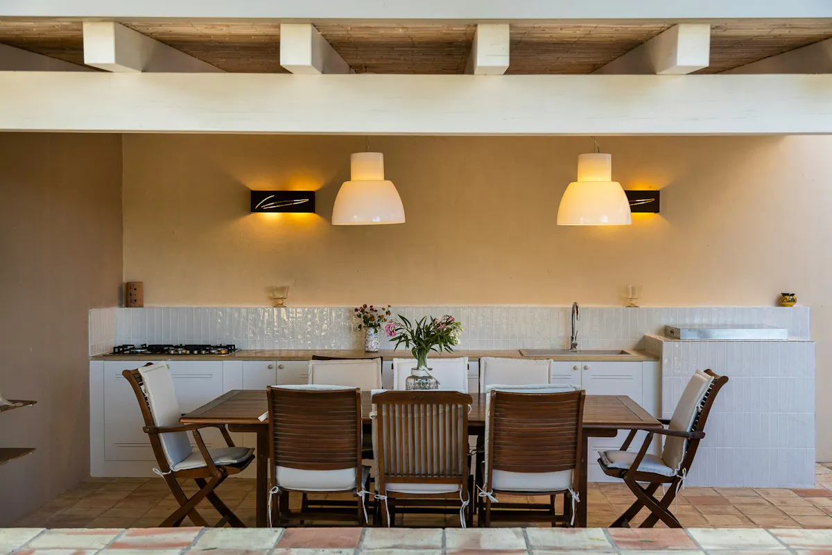 Infinity pool villa amongst citrus groves in Noto