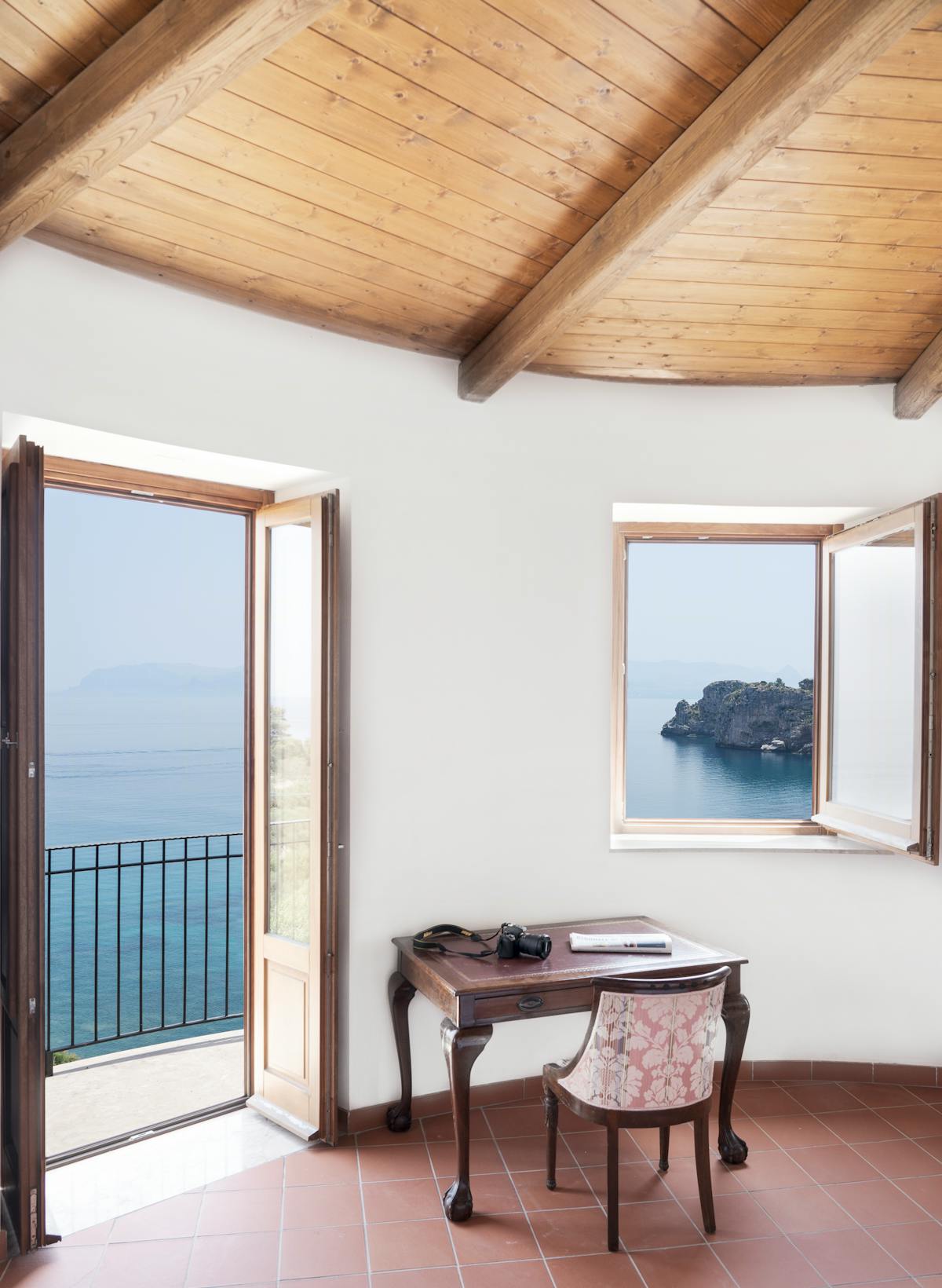 Tårn fra 1500-tallet ved Siciliens kyst