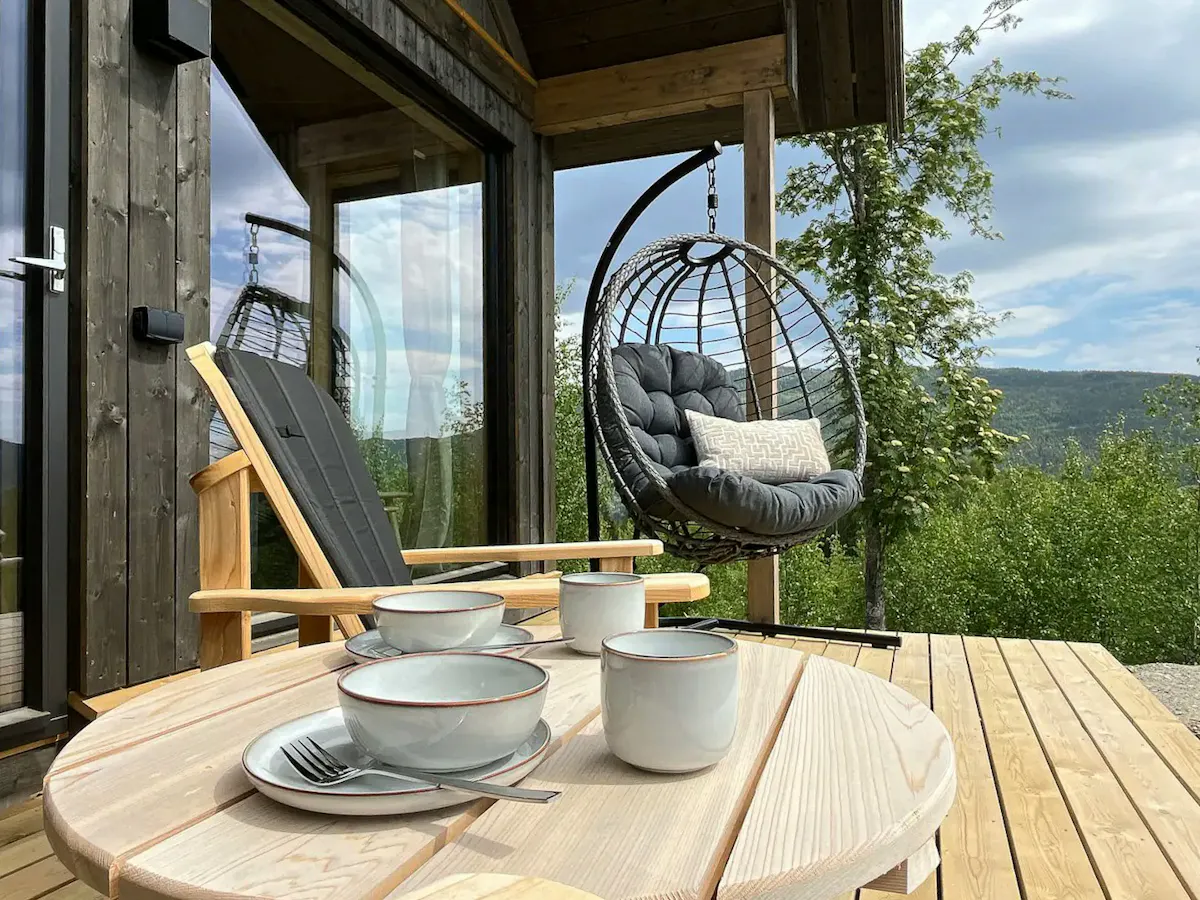 Modern mountain cabin with view in Noresund