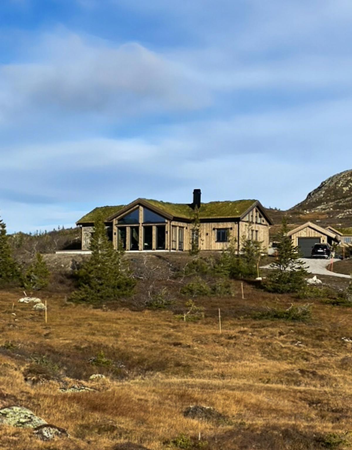 Architect-designed mountain cabin at Høgevarde with majestic views